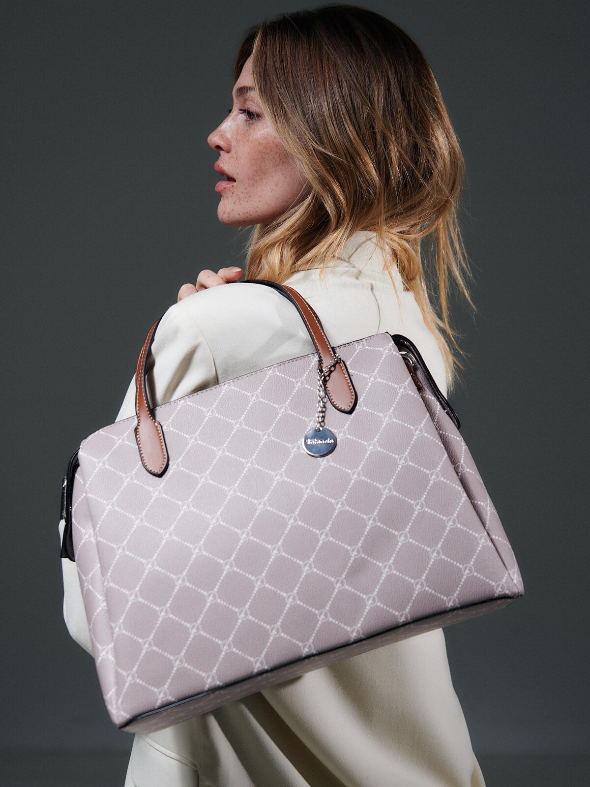 Shopper versandkostenfrei kaufen im ABOUT YOU Shop.