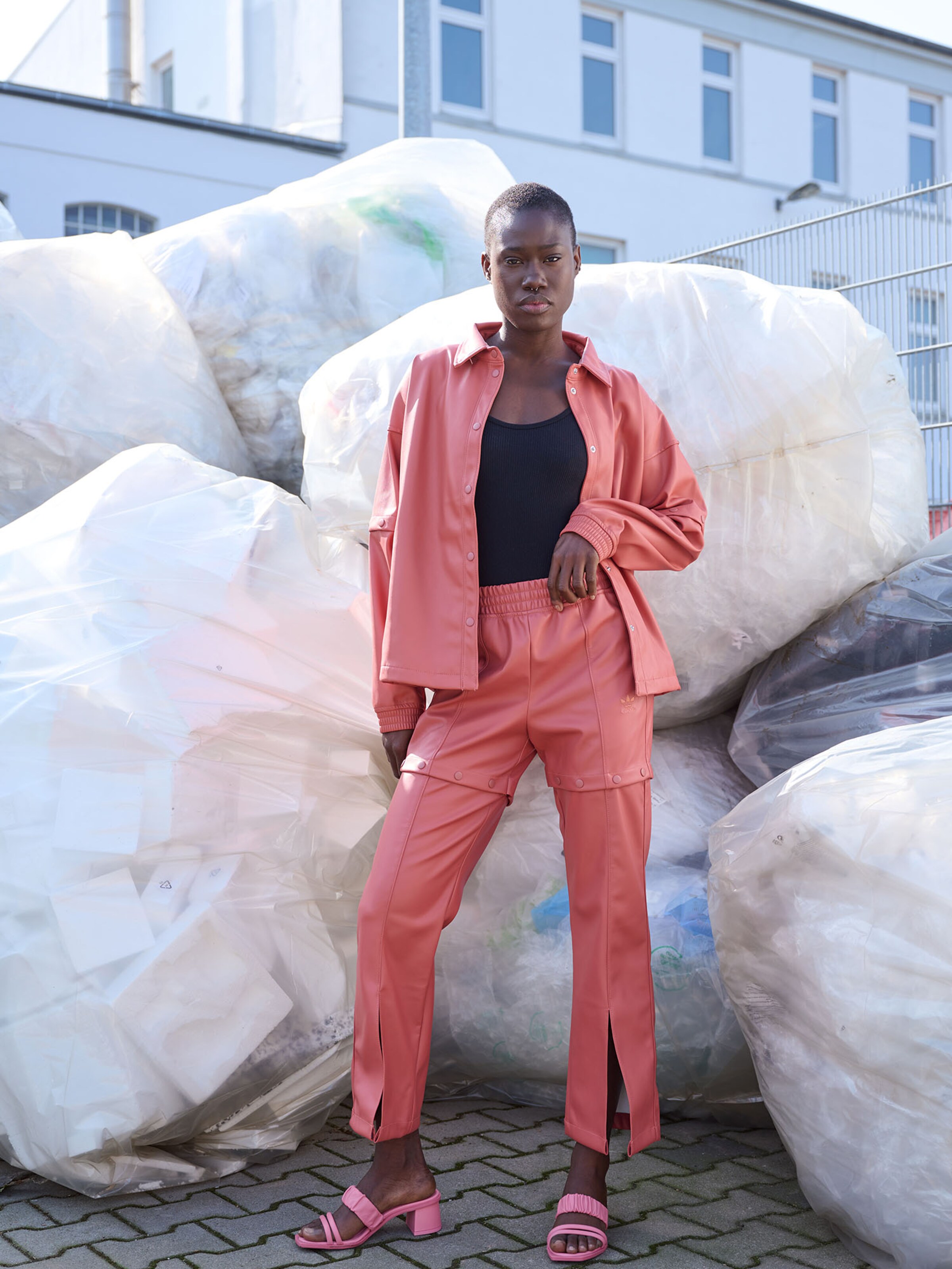 Купи онлайн undefined аутфити | ABOUT YOU