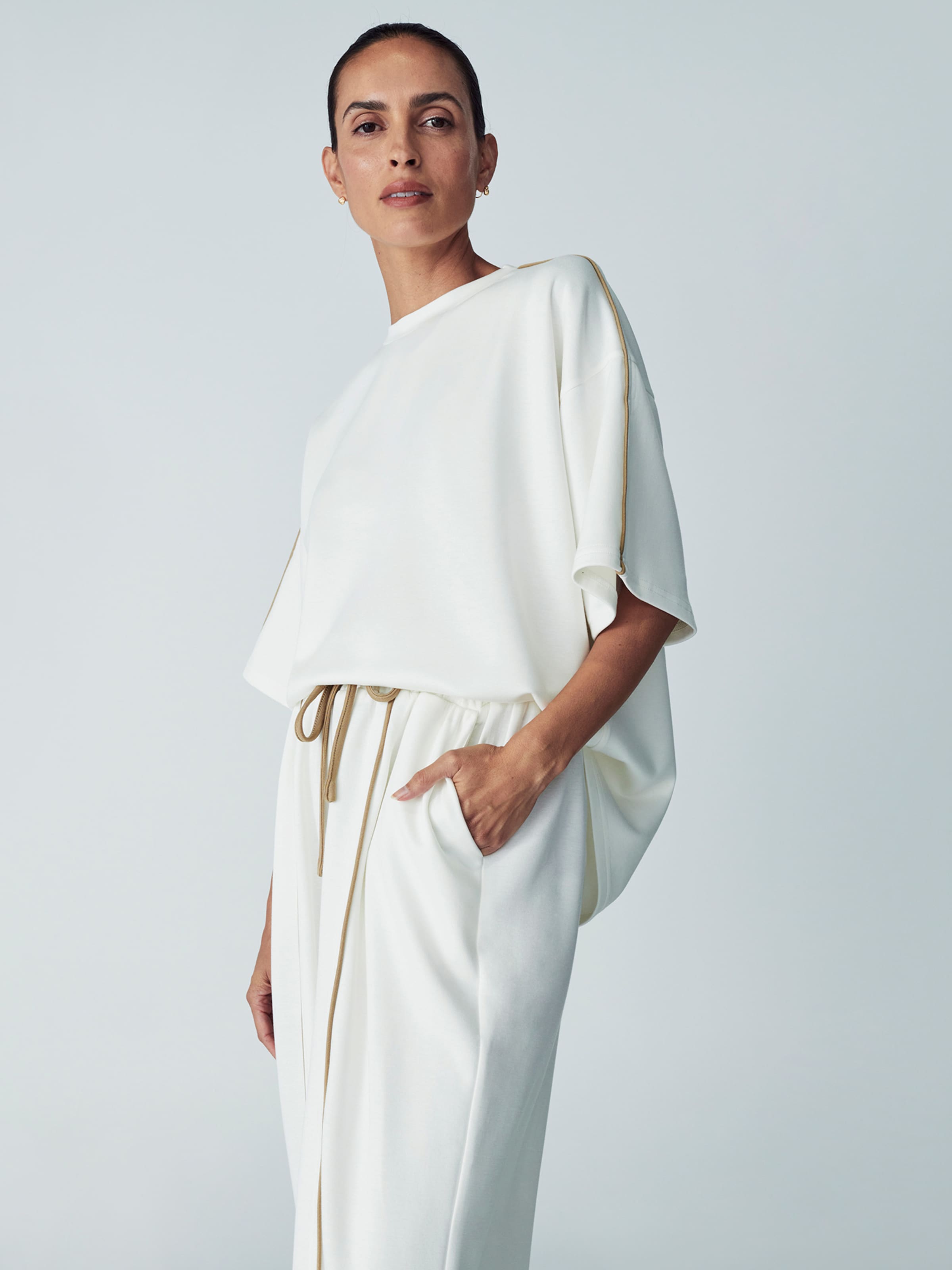 Willa T-Shirt 'BRENNA' in Weiß | ABOUT YOU