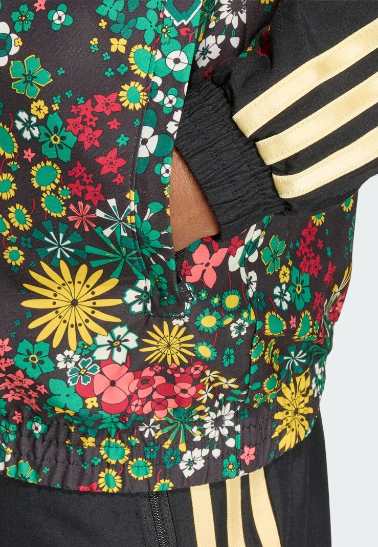 ADIDAS ORIGINALS Tussenjas 'Adidas Originals x Liberty London' in Zwart ...