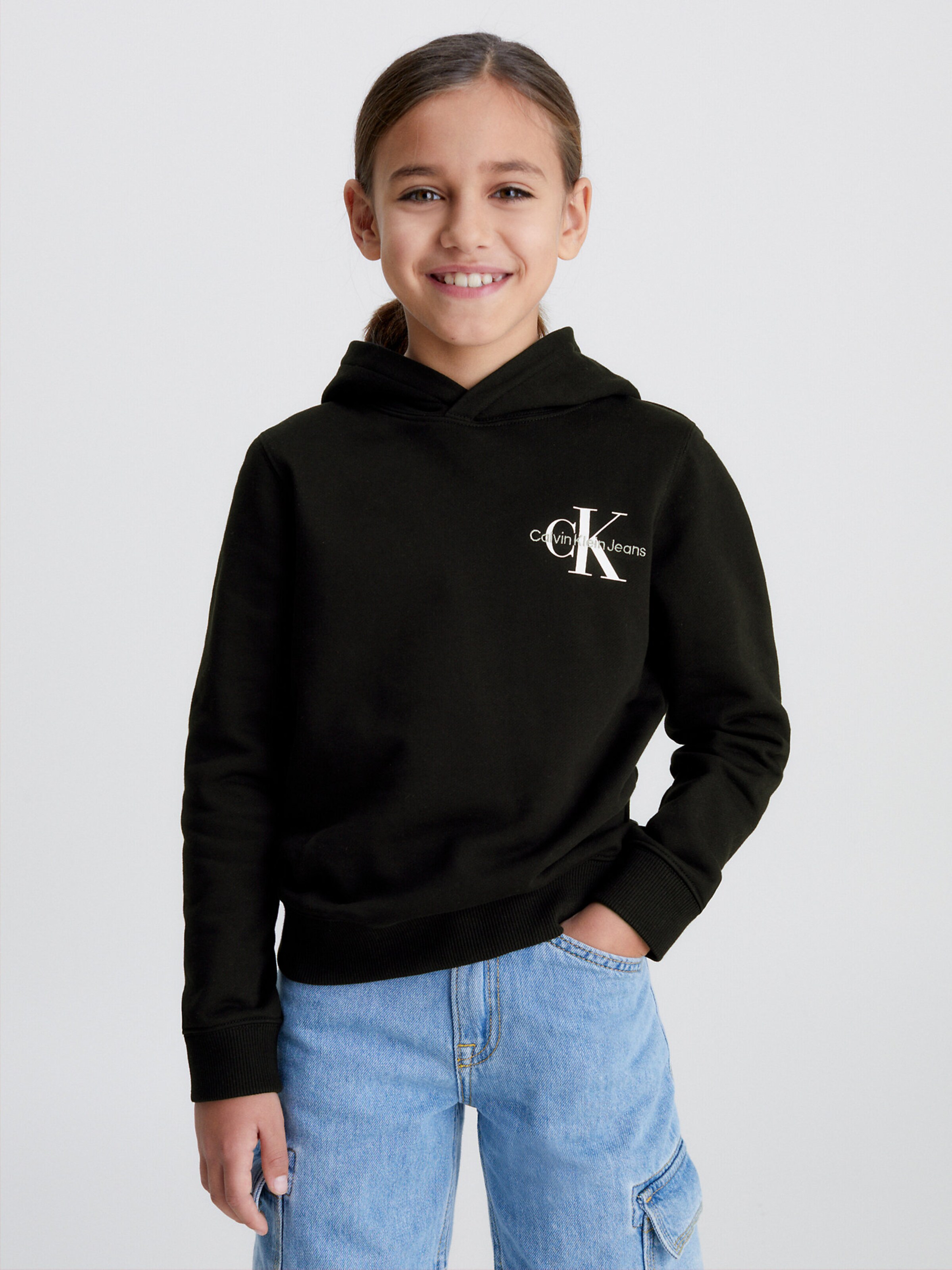 Calvin Klein Jeans Sweatshirt in Black ABOUT YOU