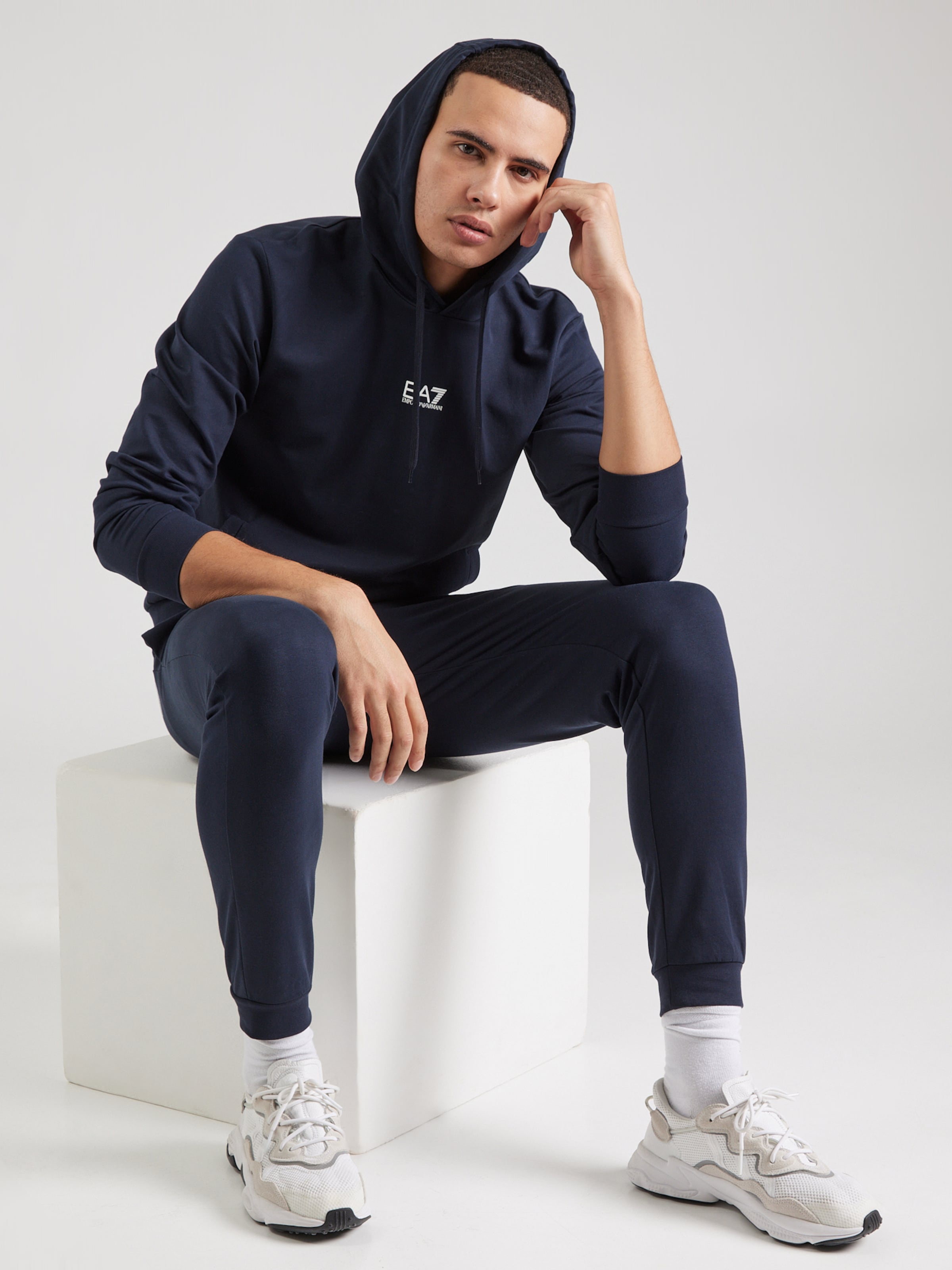 EA7 Emporio Armani Regular Sweat suit in Navy ABOUT YOU